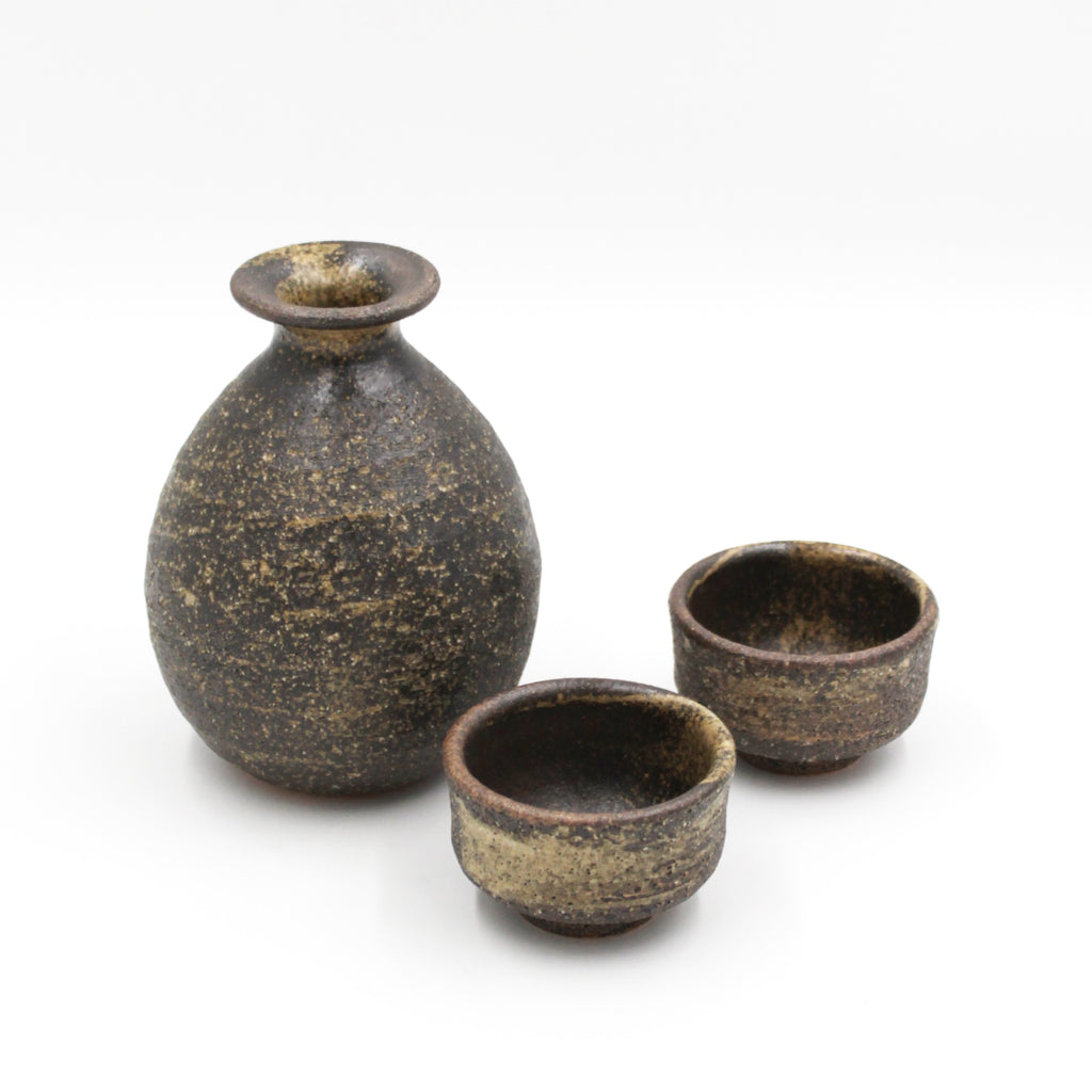 Kurokaki Tokkuri Sake Server and Cup Set – TOIRO